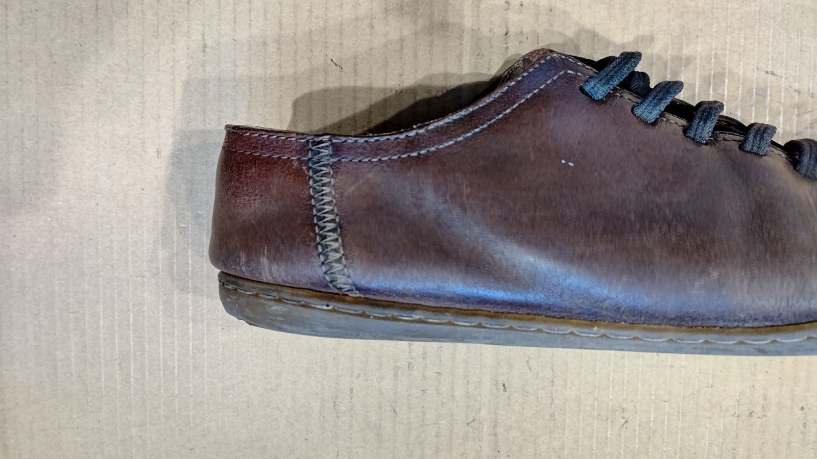 CAMPER（カンペール） レザーシューズのかかと修理: ・・・ 千葉の靴修理職人 ・・・ shu＆shoe