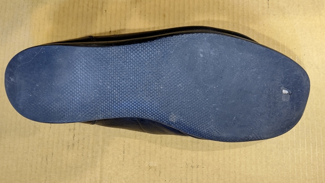 CAMPER（カンペール） ビジネスシューズのオールソール修理: ・・・ 千葉の靴修理職人 ・・・ shu＆shoe