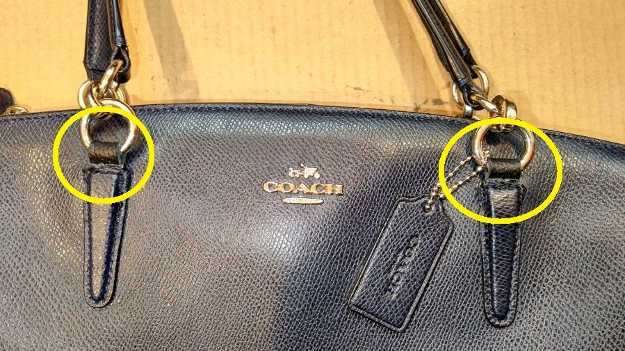 COACH（コーチ） ショルダーバックのベルト付け根補修修理: ・・・ 千葉の靴修理職人 ・・・ shu＆shoe